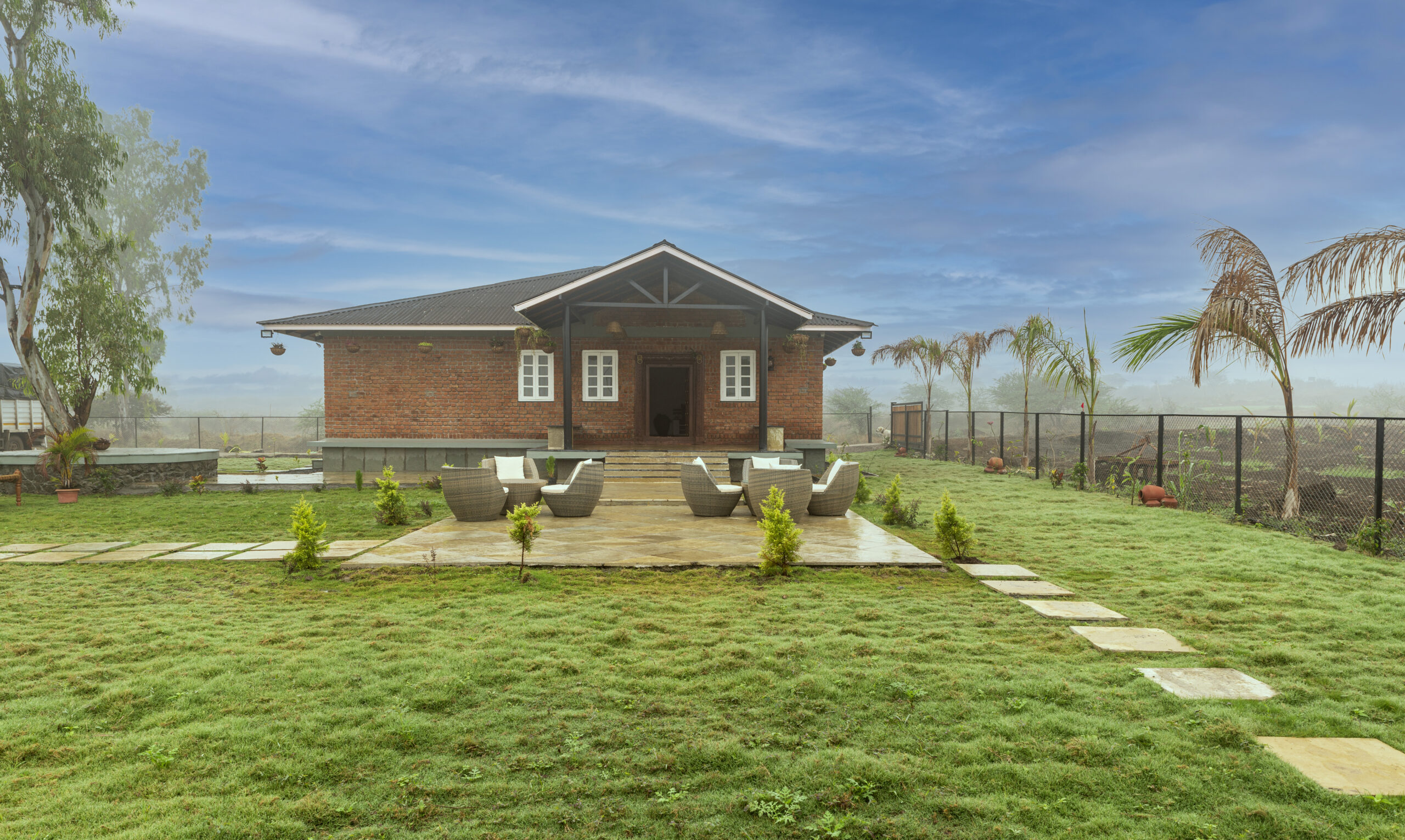 farmhouse in Nashik with a swimming pool for your Perfect: relax